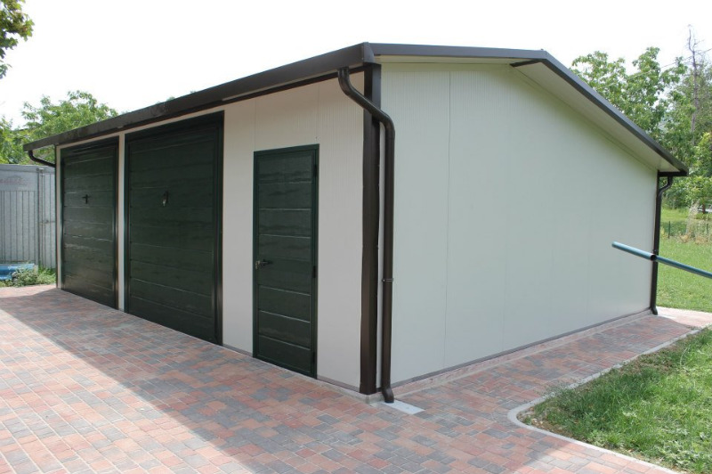 Box in lamiera coibentata per auto :: Box - Monoblocchi - Tettoie